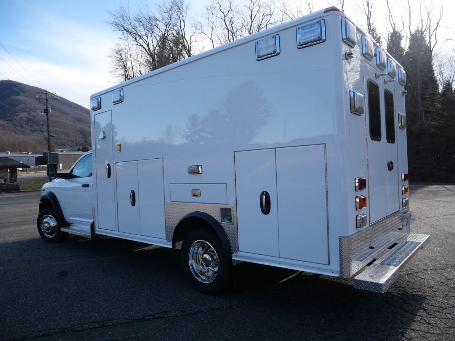 *Delivery Photos* New Type I Ram 5500 4wd Wheeled Coach Remount - Elite ...