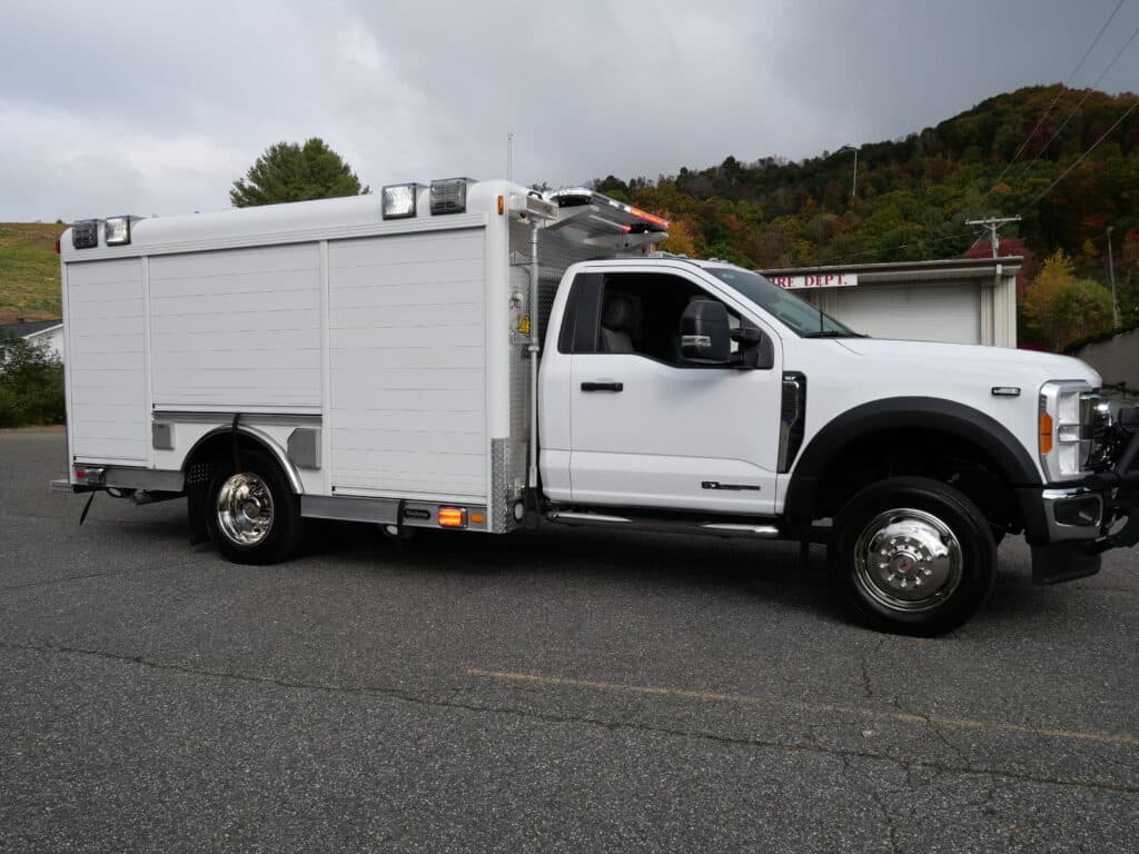 * Delivery Photos * New 2023 Ford F550 4×4 6.7L With Remounted Hackeny ...